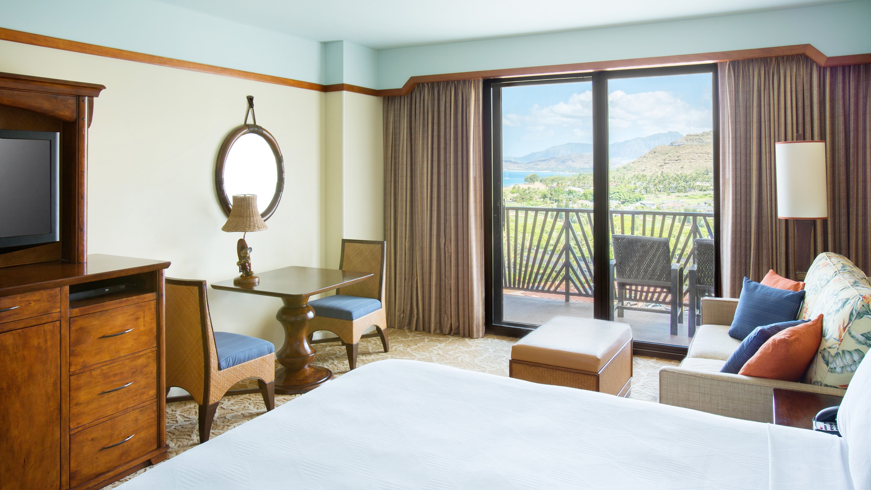 Standard Hotel Rooms | Aulani Hawaii Resort & Spa
