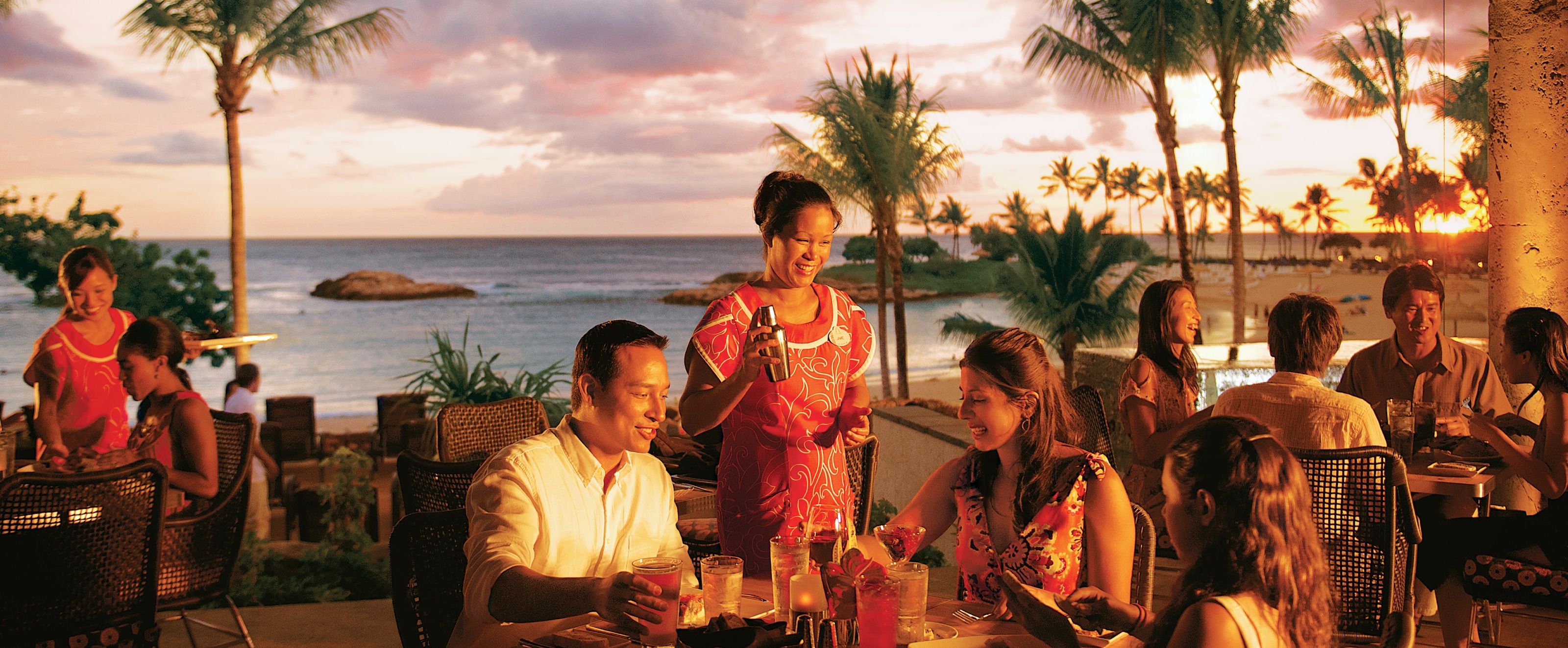 Off the Hook Bar & Lounge | Aulani Hawaii Resort & Spa