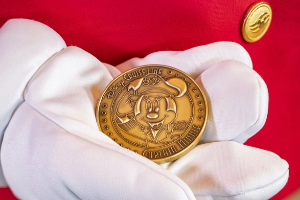 Captain Minnie Mouse Takes the Helm of the Newest Disney Cruise Line ...