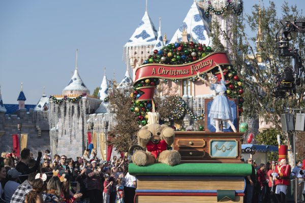 The Disney Parks Magical Christmas Day Parade Airs on ABC December 25th!