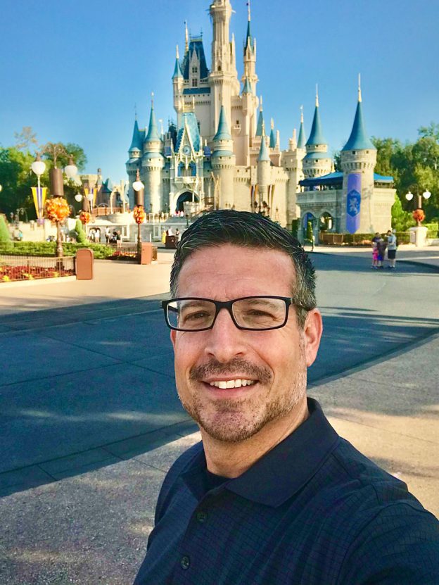 Disney Cast Member Helps Share “SIGN”ificant Story About Inclusivity in ...