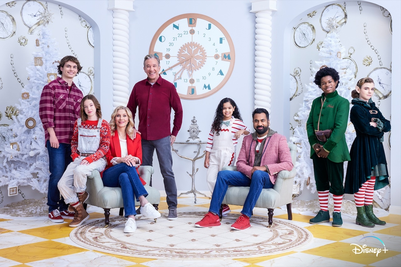 First Look at Disney+ Original Series ‘The Santa Clauses’ for Halfway ...