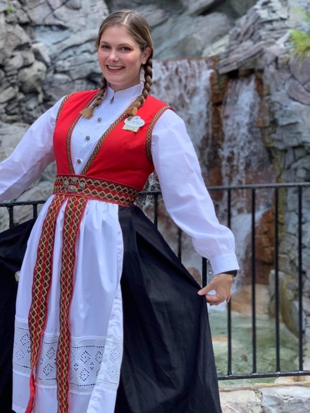 Celebrating 40 Years of EPCOT: Cast Members Share a Look Behind the ...