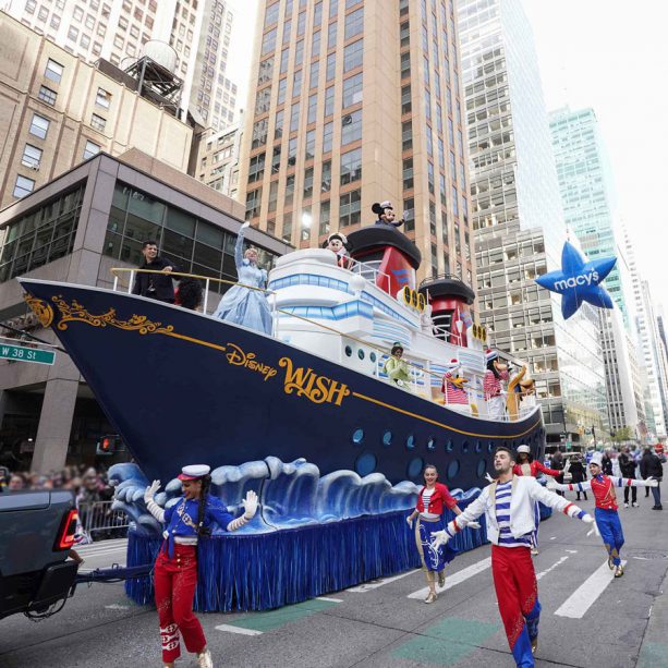 10 Disney Balloons, Floats at Thanksgiving Day Parade | The Main Street ...