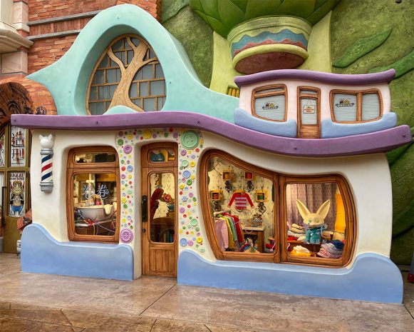 Don't Miss These Hidden Details in Shanghai Disney's New Zootopia ...