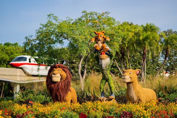 21 Disney Topiaries Taking Art Form to the Next Level | The Main Street ...