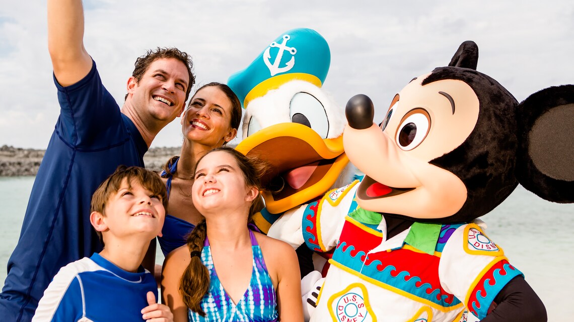 Character Greetings | Live Shows & Entertainment | Disney Cruise Line