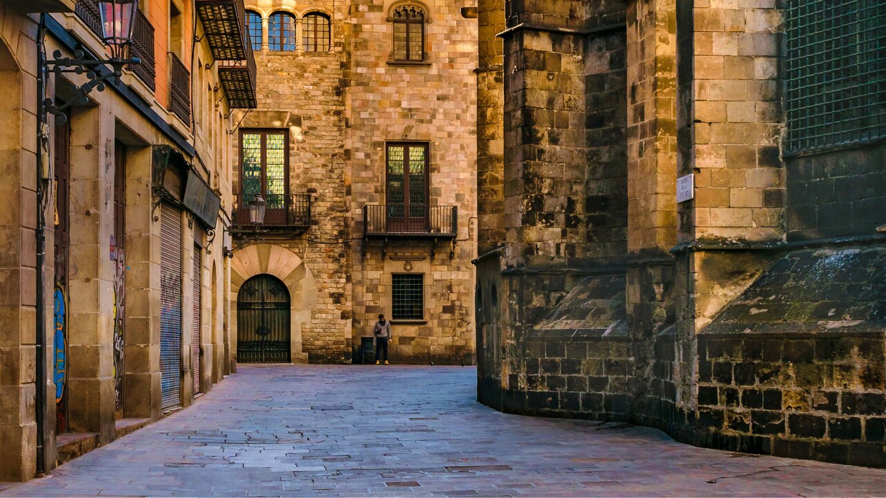 Barcelona Gothic Quarter Tour | Port Adventures | Disney Cruise Line