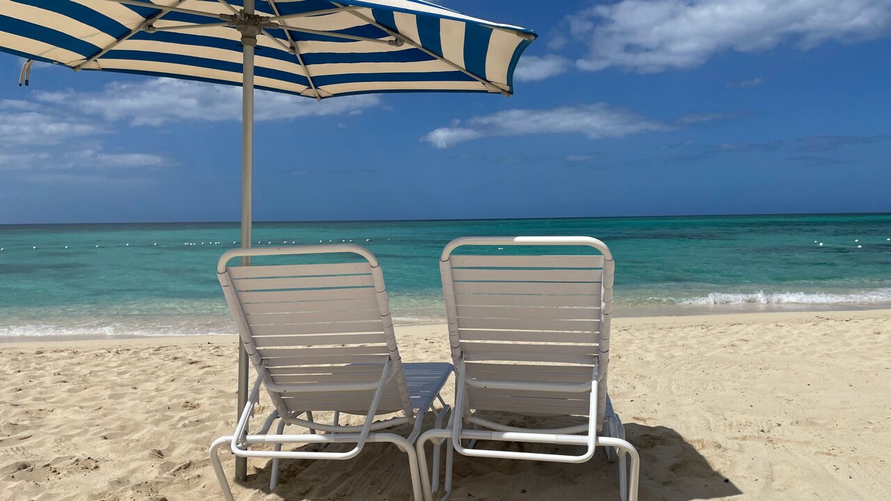 Doctor's Cave Beach Montego Bay | Port Adventures | Disney Cruise Line