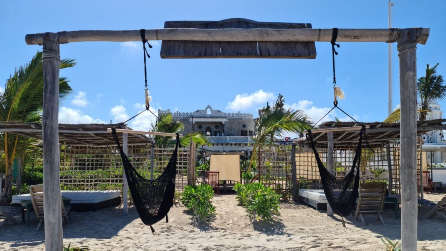Progreso Beach Break Lunch Buffet & Drinks | Disney Cruise Line