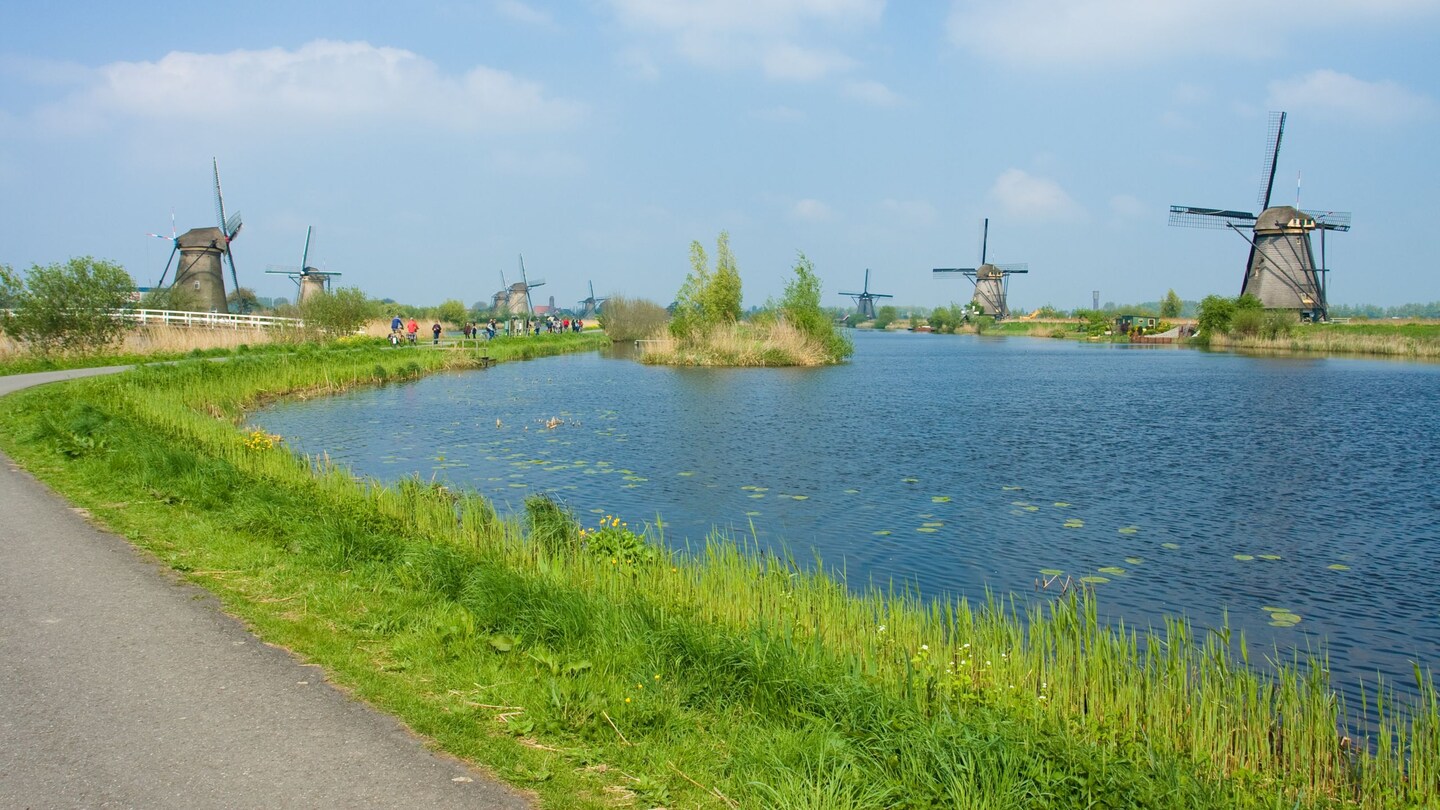 Kinderdijk Boat Ride & Windmill Museum Tour | Port Adventures | Disney ...