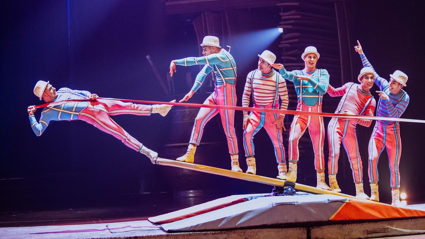 circus picture description