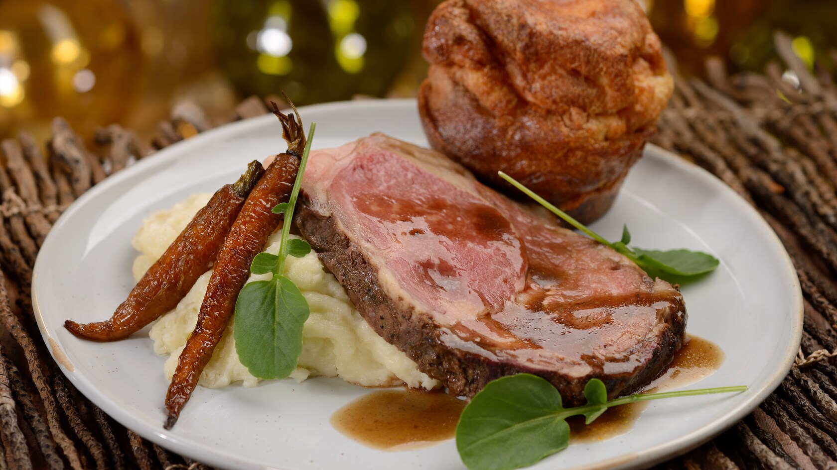 Storybook Dining at Artist Point with Snow White | Walt Disney World Resort