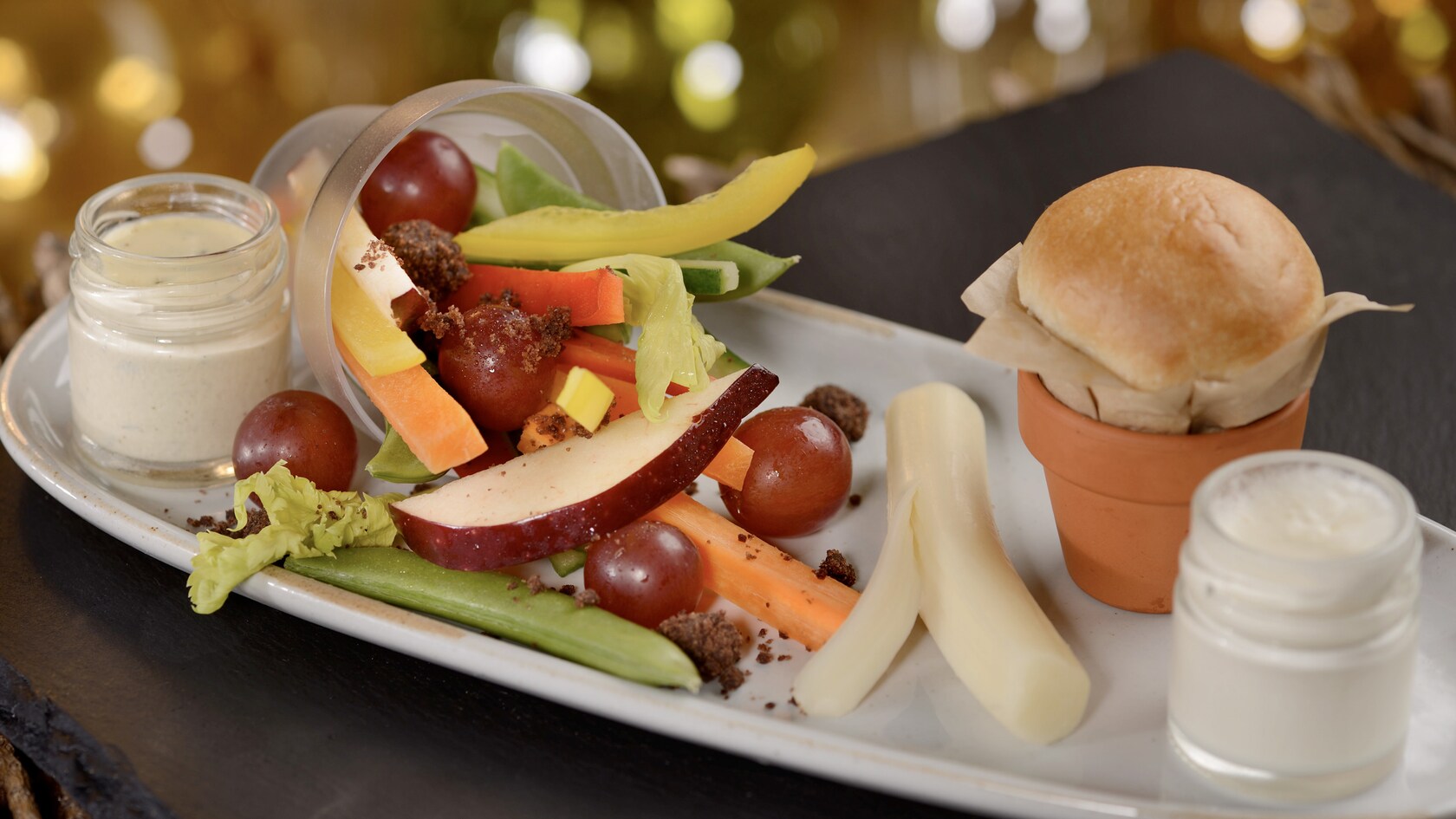 Storybook Dining at Artist Point with Snow White | Walt Disney World Resort