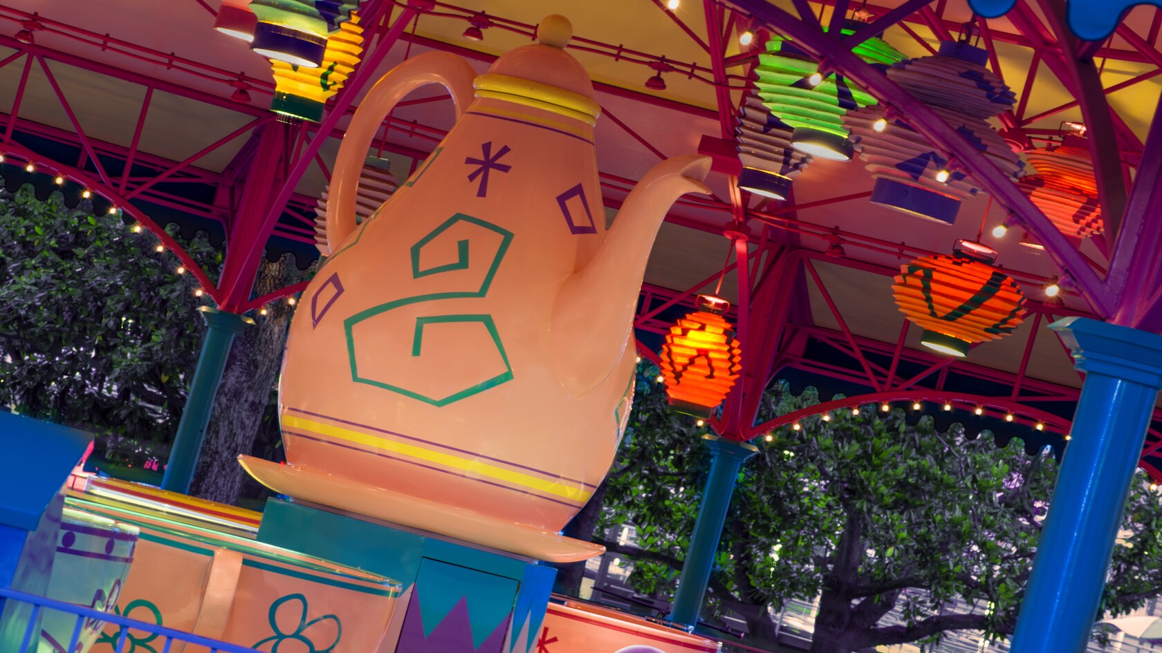 Mad Tea Party | Magic Kingdom Attractions | Walt Disney World Resort