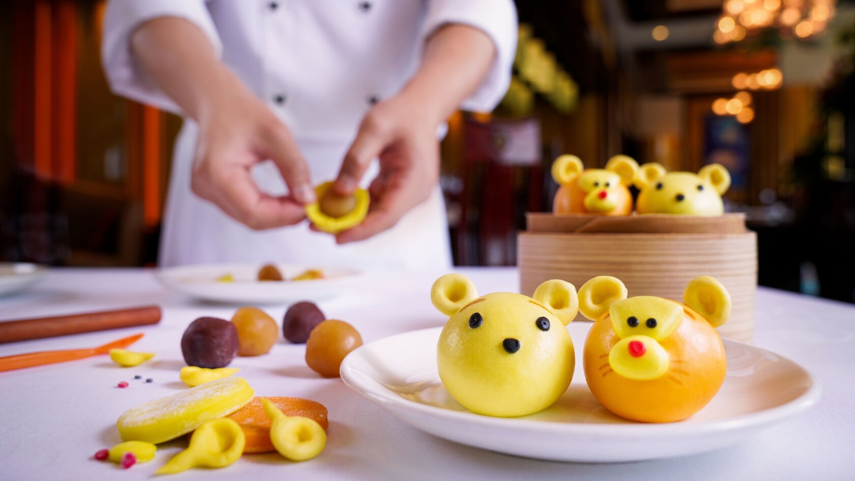 In-Story Dining | Hong Kong Disneyland Resort