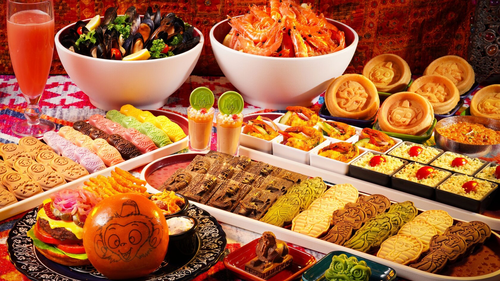 In-Story Dining | Hong Kong Disneyland Resort