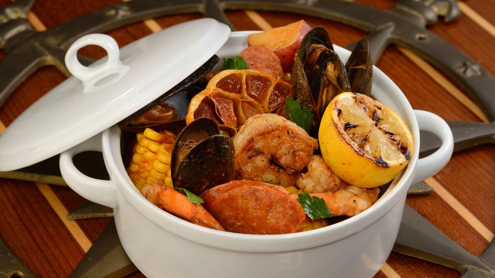 Boatwright's Dining Hall | Walt Disney World Resort