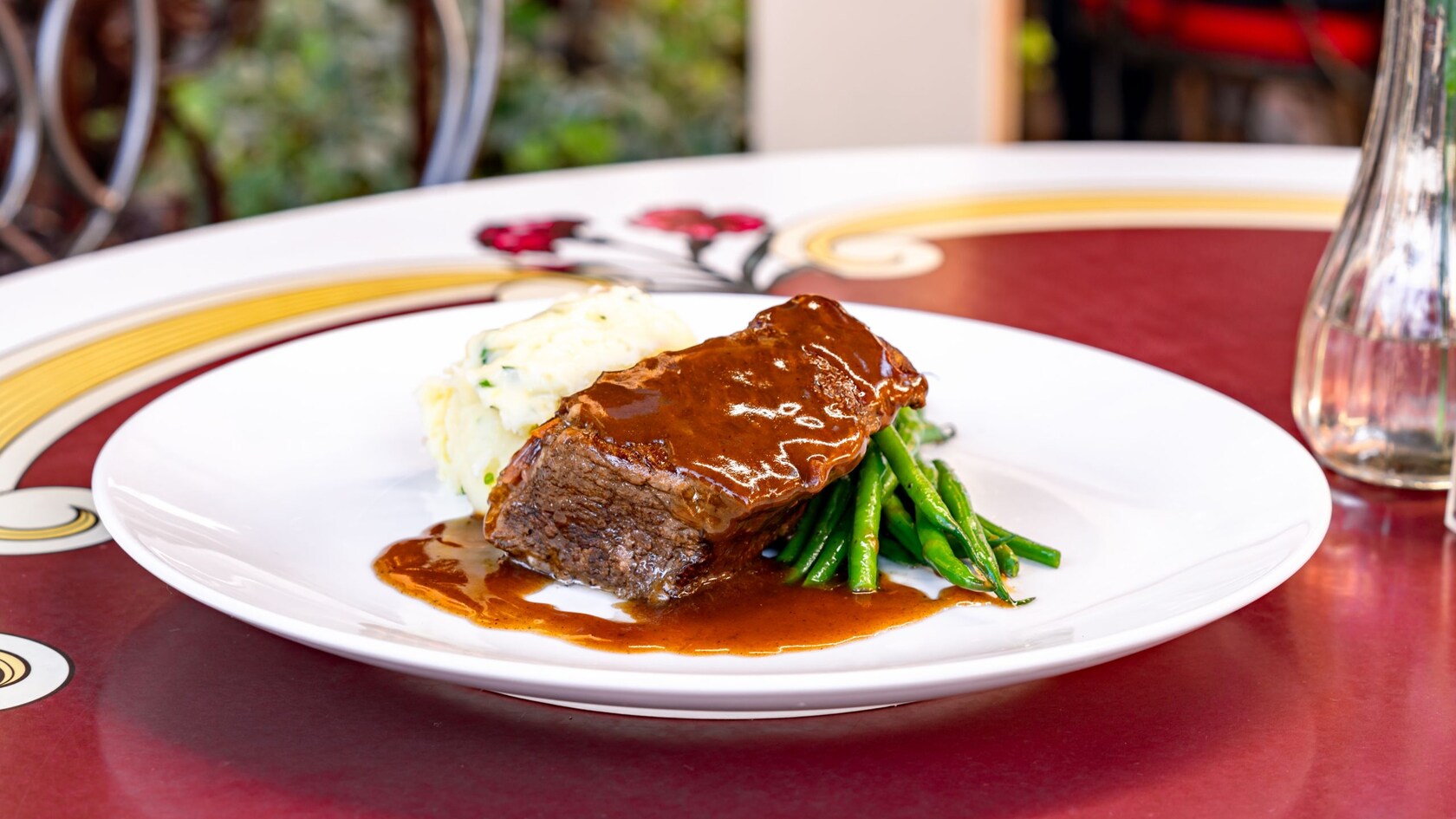 Carnation Café | Dining & Restaurants | Disneyland Park | Disneyland Resort