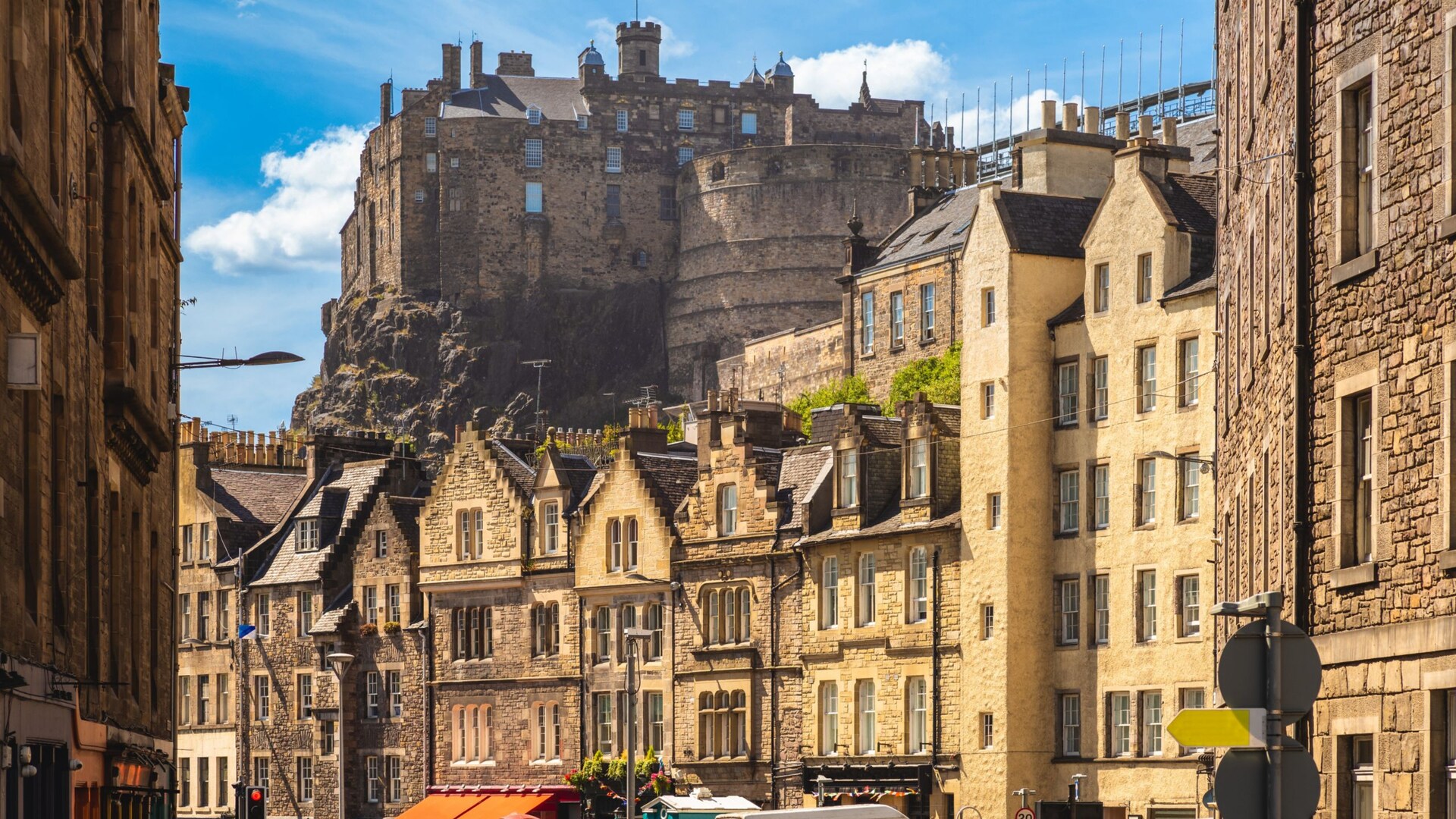 Explore Edinburgh & Visit Edinburgh Castle | Port Adventures | Disney ...