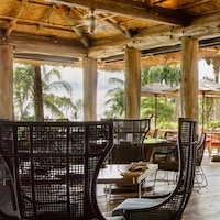 AMAAMA Hawaiian Cuisine Restaurant | Aulani Hawaii Resort & Spa