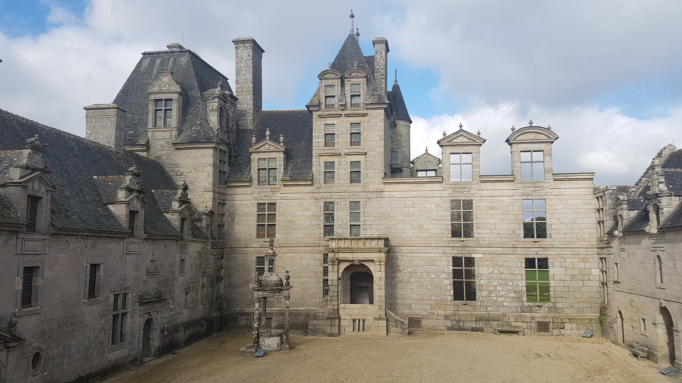 Morlaix Guided Tour & Visit to Chateau Kerjean near Brest | Disney ...