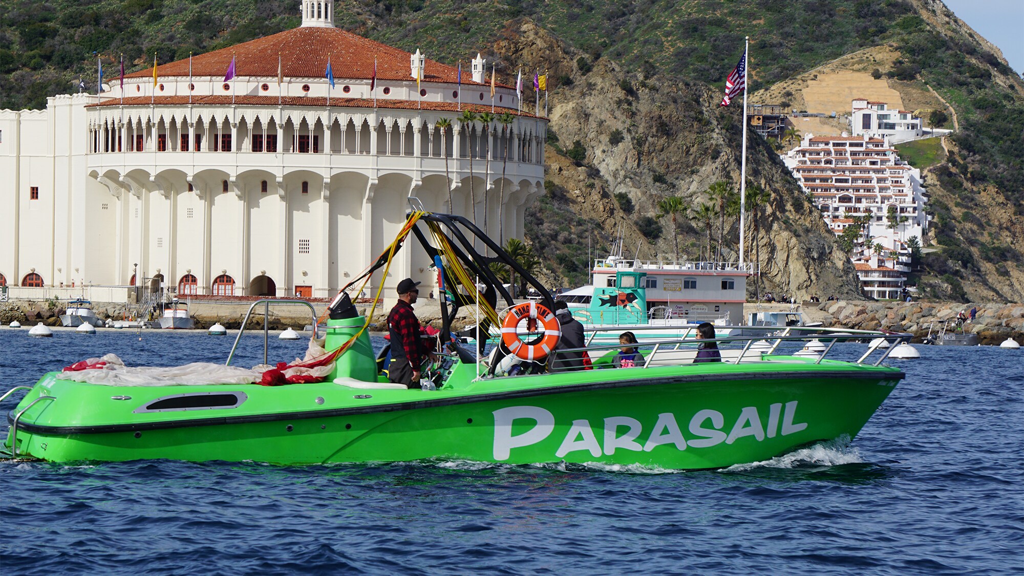 Parasailing in Catalina - Fly High In The Sky Above Catalina Island ...