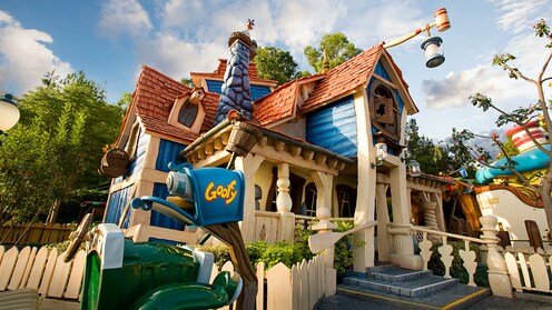 Disney Goofy Hut