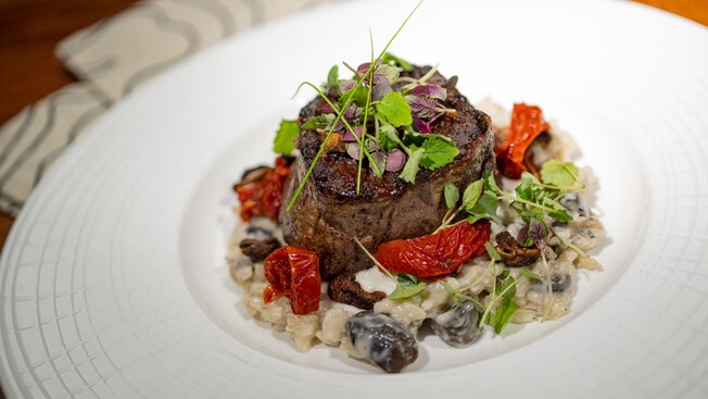 Le Cellier Steakhouse | Walt Disney World Resort