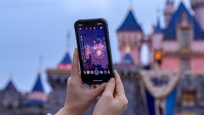 Disney PhotoPass Lenses | Disneyland Resort