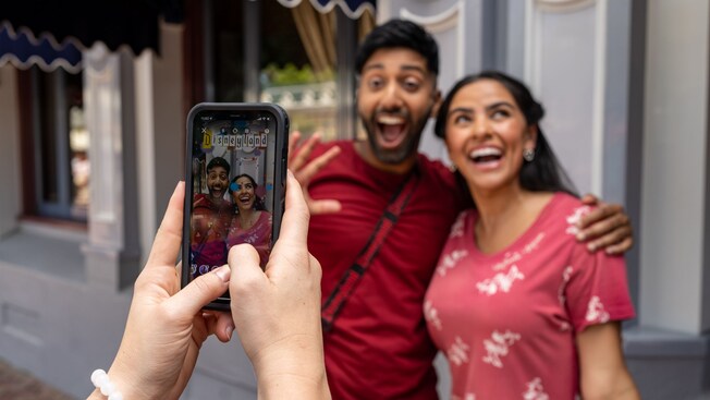 Disney PhotoPass Lenses | Disneyland Resort