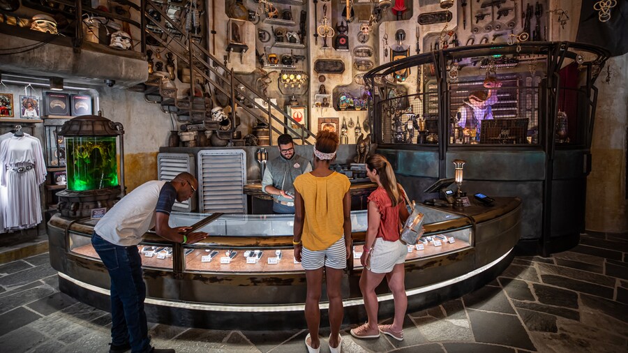 Dok Ondar s Den of Antiquities Disneyland Resort