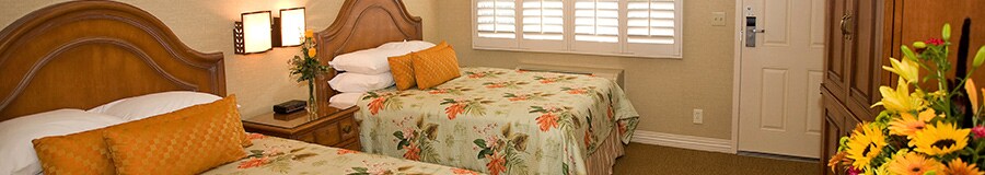 Rooms & Rates at Candy Cane Inn