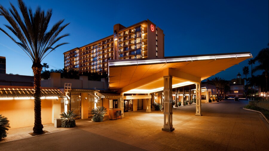 Hotels near Disneyland | Anaheim Hotels | Disneyland Resort
