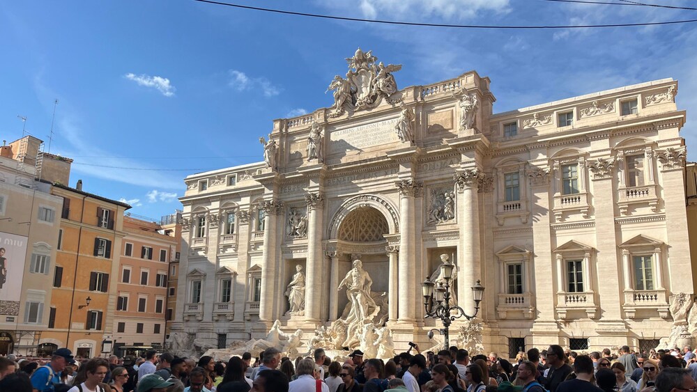 Trevi Fountain, St. Peter's, & Colosseum Tour | Port Adventure | Disney Cruise Line